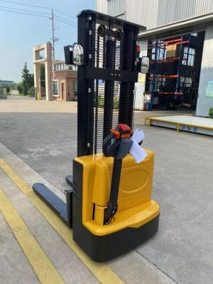 Cina Prezzo promozionale stacker 1,5 tonnellate 1,6 tonnellate 3 metri stacker walkie-talkie elettrico completo con CE in vendita