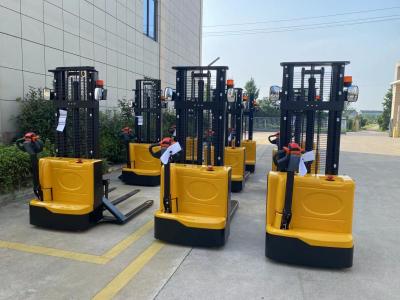 China Fácil de operar Empilhador elétrico de walkie-talkie de paletes 1,5 toneladas 2 metros 1,5 toneladas 2000 mm empilhador elétrico de pedestres com autenticação CE à venda