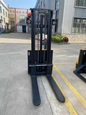 China Fácil de operar Empilhador elétrico de walkie-talkie de paletes 1,5 toneladas 2 metros 1,5 toneladas 2000 mm empilhador elétrico de pedestres com autenticação CE à venda