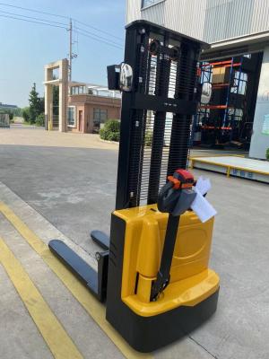 China Fácil de operar Empilhador elétrico de walkie-talkie de paletes 1,5 toneladas 2 metros 1,5 toneladas 2000 mm empilhador elétrico de pedestres com autenticação CE à venda