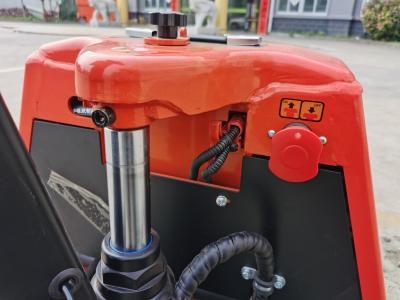 Cina 1.5T Manovra elettrica batteria al litio Pallet Truck Electric Pallet Stacker 24V in vendita