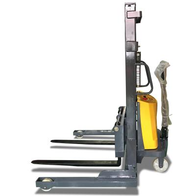 Cina Semipalette stacker elettrico, capacità di sollevamento: 2000 kg, fino a 1600 mm in vendita