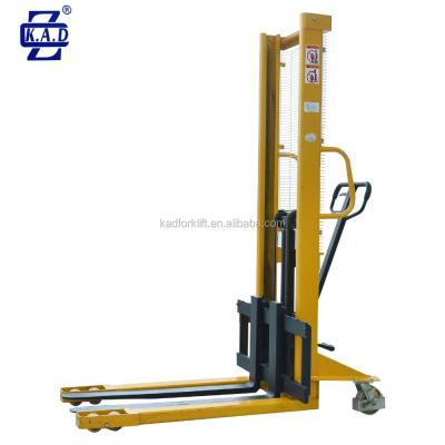 Cina 2 tonnellate 2m a basso prezzo manuale stacker idraulico manuale carrello elevatore 2 tonnellate 2 metri in vendita