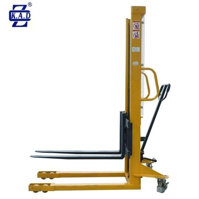 Cina 2 tonnellate 2m a basso prezzo manuale stacker idraulico manuale carrello elevatore 2 tonnellate 2 metri in vendita