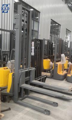 Cina Stagliatore elettrico 2 tonnellate Semi-Auto Stagliatore elettrico Stagliatore idraulico di pallet in vendita