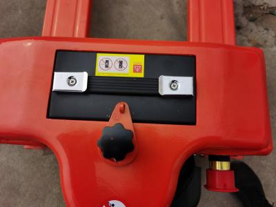 Cina 1.5t camion elettrico di movimentazione batteria al litio camion elettrico di pallet pallet 24V in vendita