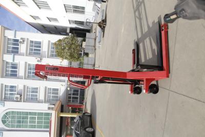 Cina Negozi di abbigliamento 1T 3T 1,6 metri sollevamento a mano stacker altezza camion manuale in vendita