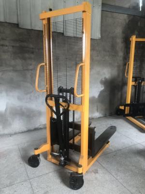Cina 1.6m High Stacker Truck magazzino carico e scarico camion ascensore manuale 1T 3T in vendita