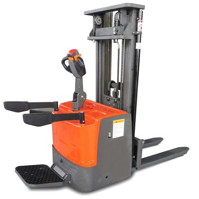 Cina 1.5 tonnellate 2 tonnellateWalkie electric stacker Triplex mast 4 metri 4,5 metri 5 metri pallet lifter opzionale batterie al litio gambe a cavallo in vendita