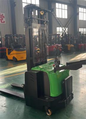 Cina Piede personalizzato di 1,2 tonnellate, 1,6 tonnellate e 2 tonnellate, impilatore di pallet elettrici con alberi triplici in vendita