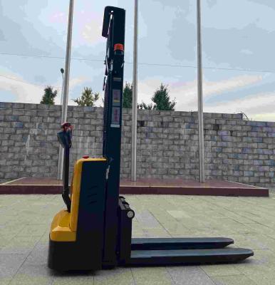 Cina Stacker Walkie di magazzino carrello elevatore a forchetta da 1,5 tonnellate a 2 tonnellate a 1,6 metri stacker elettrico con controllore Curtis in vendita