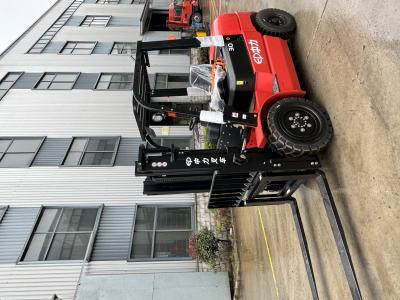 Cina 2000 kg 3000 kg 2 tonnellate 3 tonnellate di forchetta diesel con quattro ruote per esterni con cambio laterale in vendita