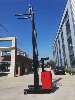 Cina Kad carrello elevatore elettrico a portata stretta passaggio in piedi sedersi a portata di camion 1,5 tonnellate 2 tonnellate 3 tonnellate 3 metri camion elettrico a portata di vendita in vendita