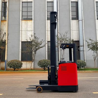 Cina 6 metri di altezza 2 tonnellate Nuovo caricabatterie a 24 V a seduta carrelli elevatori elettrici carrelli elevatori avanti in vendita