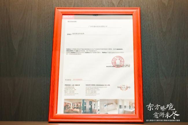 OEM/ODM Custom China Manufacture Personal Solid Wood Frame Desk for Hotel, Resort, Apartment, Bar, Restaurant and Villa