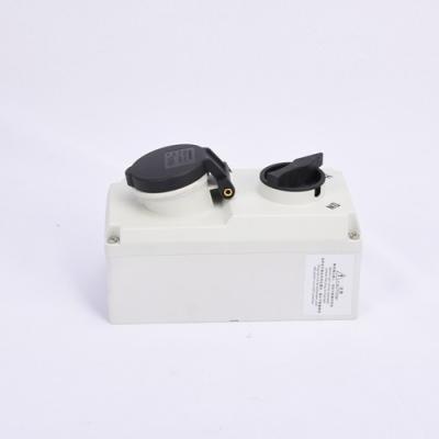 China IP44 32A 4 van de de Koppelingsschakelaar van Pool de Mechanische Norm van de Contactdooscei Te koop