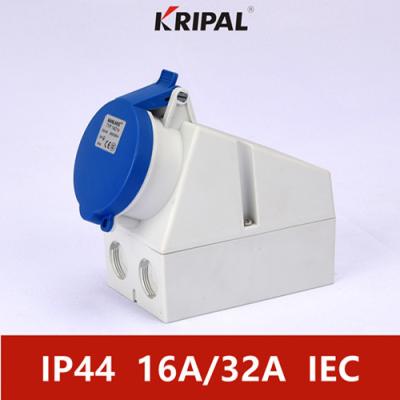 中国 220V単一フェーズ16Amp IP44の産業容器IECの標準 販売のため