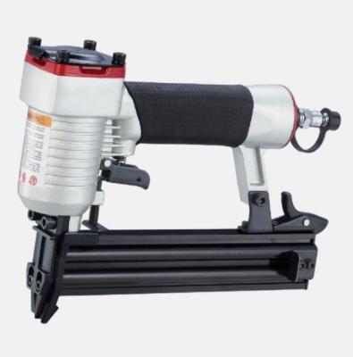 Cina 18ga. Air Brad Nailer Pneumatic Nail Gun per mobili 32mm Grado di automazione in vendita