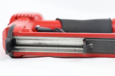 Cina Stile di lavoro Reciprocating Type 21gauge Fine Crown Air Mobili pneumatici Stapler 8016 in vendita