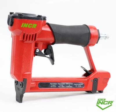 Cina Economia Fine Crown Air Pneumatic Staple Gun 7116 Noso corto per la decorazione dei mobili in vendita