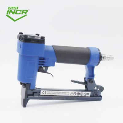 Cina 21 calibro Fine Crown Air Pneumatic Staple Gun Air Stapler 8416 per la decorazione dei mobili in vendita