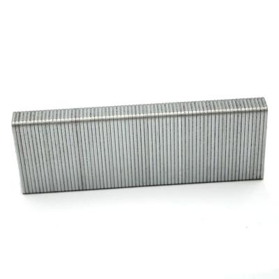 Cina 16 calibro Medium Crown Air Staple N45 per la decorazione dei mobili con chiodi di tipo U in vendita