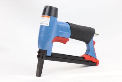 Cina 21 calibro Fine Crown Air Pneumatic Staple Gun 8016 Long Nose per esigenze non personalizzate in vendita