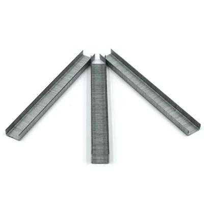 Cina Corona di acciaio fine Staple 21 Gauge 5/16 Crown 8mm 8008 per decorazioni di mobili durevoli in vendita