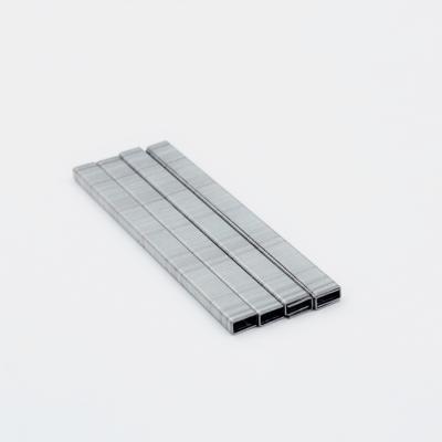Cina 20 Gauge 413j Staple per tappezzeria Pneumatica Staple Fine Crown Staple Serie 4j in vendita