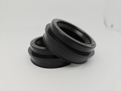 Cina Antipolvere della guarnizione del hub del camion dell'OEM di Axle Oil Seal della ruota posteriore su misura in vendita