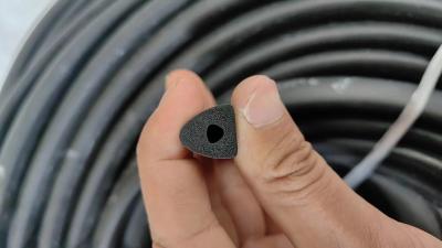 Cina Striscia di gomma espelsa personalizzabile della guarnizione per varie industrie in vendita