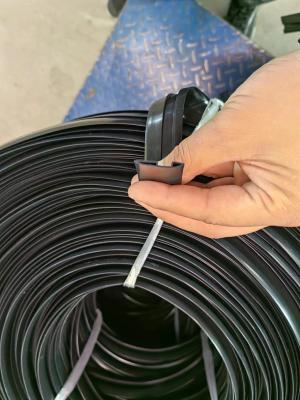 Cina Striscia di gomma espelsa personalizzabile della guarnizione per varie industrie in vendita