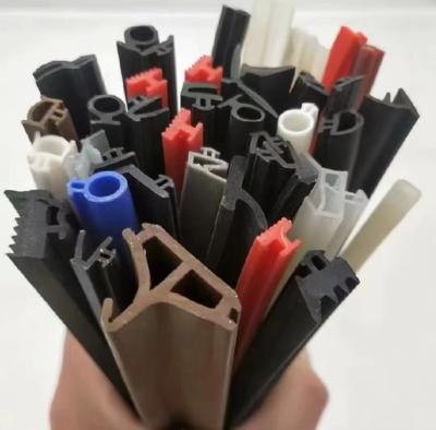 Cina Striscia di gomma del silicone/cavo su misura termoresistenti in vendita