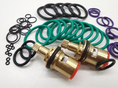 Cina La scatola del corredo della guarnizione del giunto circolare del giunto circolare dell'iniettore del silicio della gomma di silicone del nbr di EPDM TPU FKM ACM SBS mette il giunto circolare di sigillatura del giunto circolare del nbr di gomma in vendita