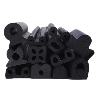 Cina Riferimento di gomma della CATENA DELL'OROLOGIO di Antivari della gomma espansa della O Ring Cord Sponge Cord Round in vendita