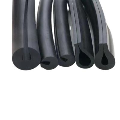 Cina striscia di gomma del silicone di prezzo basso di buona qualità del rifornimento della fabbrica/cavo su misura termoresistenti in vendita