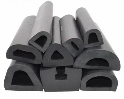 Cina Modanatura su ordine di gomma della riva di sigillamento 10~60 della spugna O Ring Strip Cord Extensible Round del silicone che taglia OEM in vendita