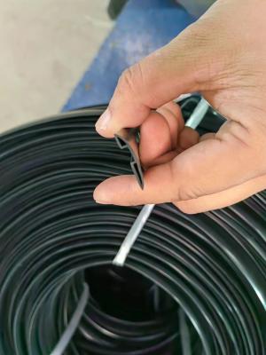 Cina Dimensione su misura durezza shore di gomma solida del cavo 30-97 del silicone della schiuma della guarnizione in vendita