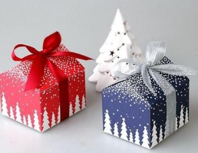 China Customized Food Christmas Packaging Boxes White Card Paper With Ribbon for sale