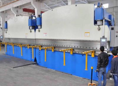 China Força de pressão hidráulica do travão CNC para um desempenho superior à venda