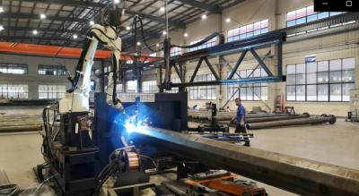 China Máquina de soldadura de chapas de base robótica de 120 mm / Máquina de corte de molduras de portas CNC à venda
