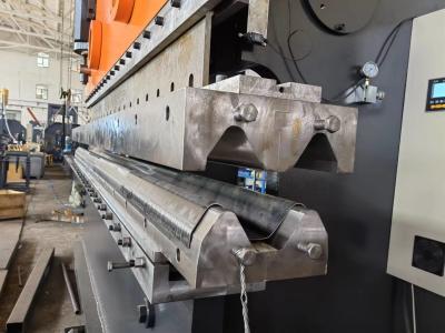 China Máquina de travagem por pressão CNC para fabricação de corrimão à venda