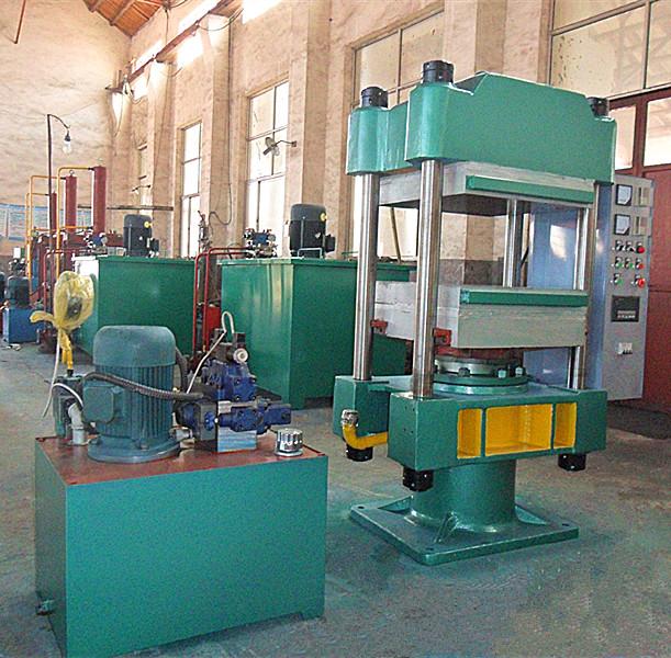 Vulcanizing press machine side view