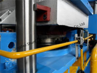 China Máquina de vulcanización de la placa de goma de dos anfitriones/prensa de curado a dos caras en venta