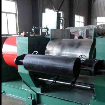 China Reclaimed Rubber Refining Machine with Overload Protection Chilled Cast Iron Rolls and Emergency Stop Button for Rubber Sheet Production for sale
