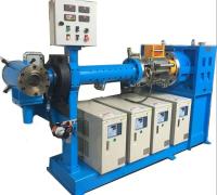 China Precise Temperature Control Rubber Extruder Machine with Force Feeding Screw and Strainer for sale