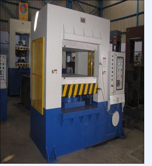 Solid tyre vulcanizing press machine internal mechanism