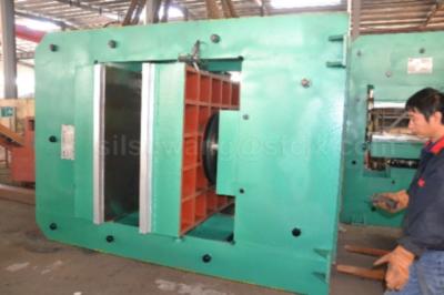 Китай пресса плиты 315t вулканизируя со спереди и сзади пушпульным прибором продается