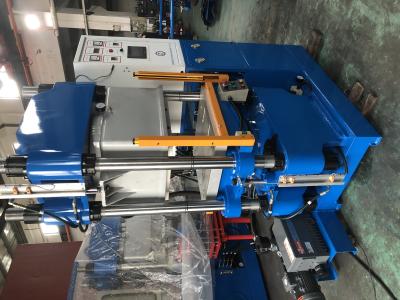 Cina 300T Single Work Station Vacuum Compression Molding Machine Rubber Vulcanizing Machine Rubber Oil Seal Making in vendita