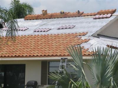 China colorful stone chips and durable Al-Zn base plate Stone coated metal roofing materials for sale